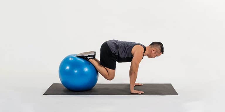 8 Best Cable Kickback Alternatives (For Stronger Glutes)