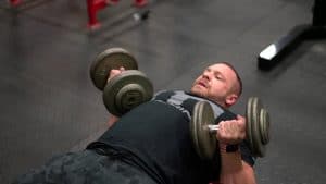 7 Best Incline Bench Press Alternatives (Hit Upper Chest)