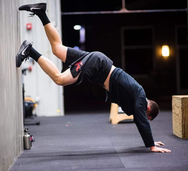 15 Bodyweight Shoulder Exercises For Strength & Mobility