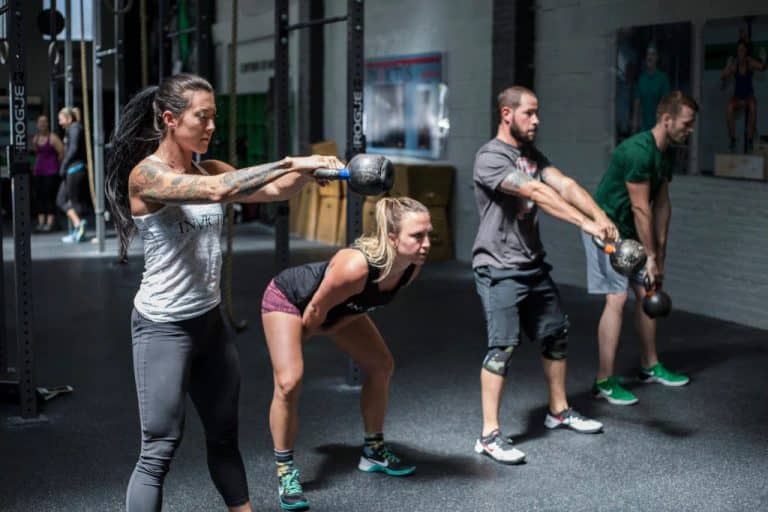 8 Best Cable Kickback Alternatives (For Stronger Glutes)