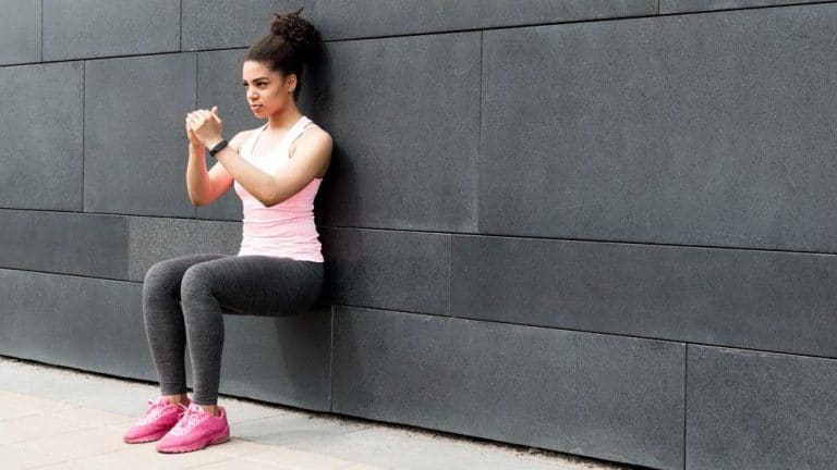 14 Best Isometric Ab Exercises (Workouts Without Crunches)